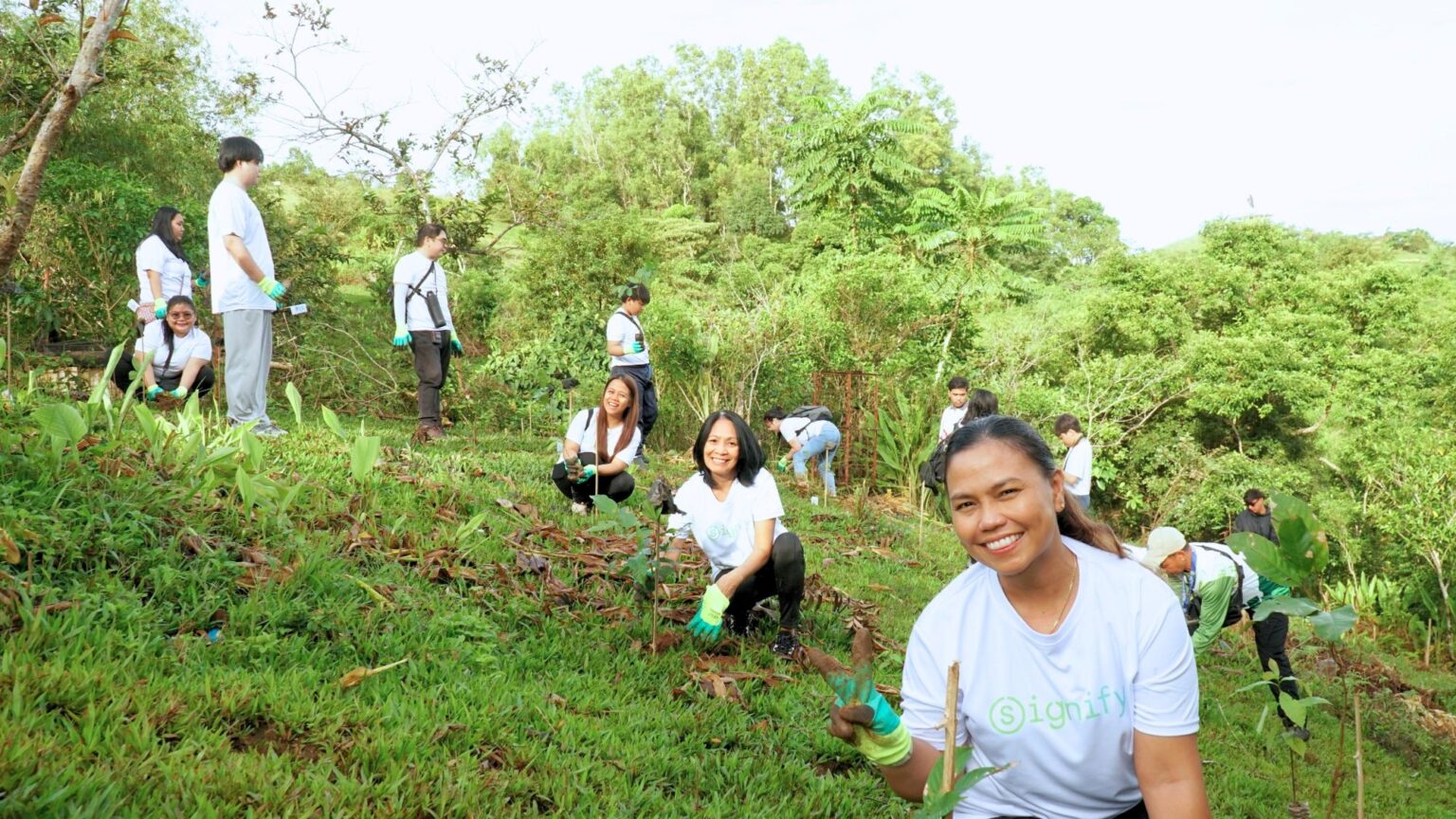 Run with Signify: Taking Action for Sustainability at Takbo Para sa ...